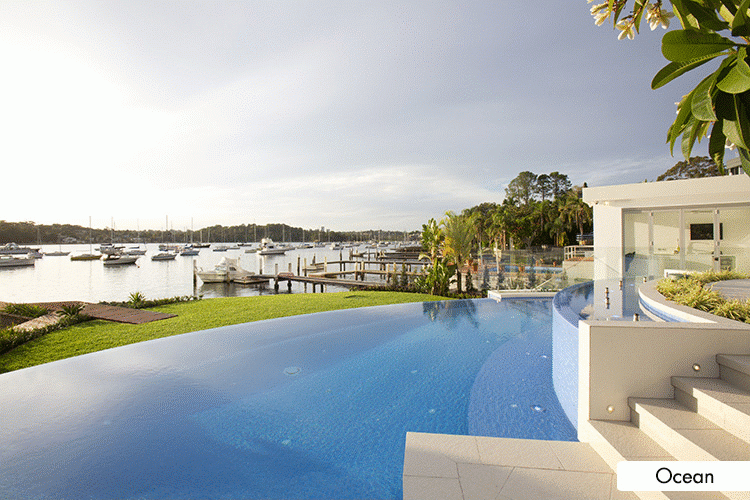 What colour will my pool´s water have?