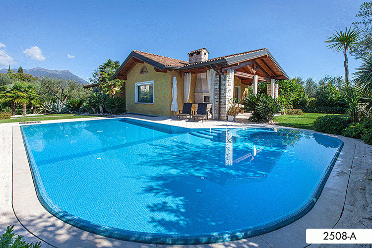 What colour will my pool´s water have?